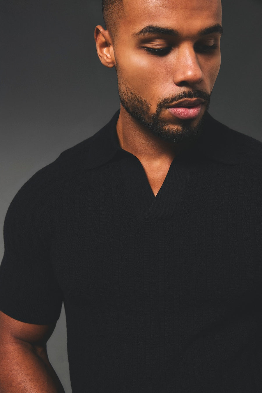 (INTERNAL COLOR) Vertical Stripe Knitted Open Collar Polo Shirt