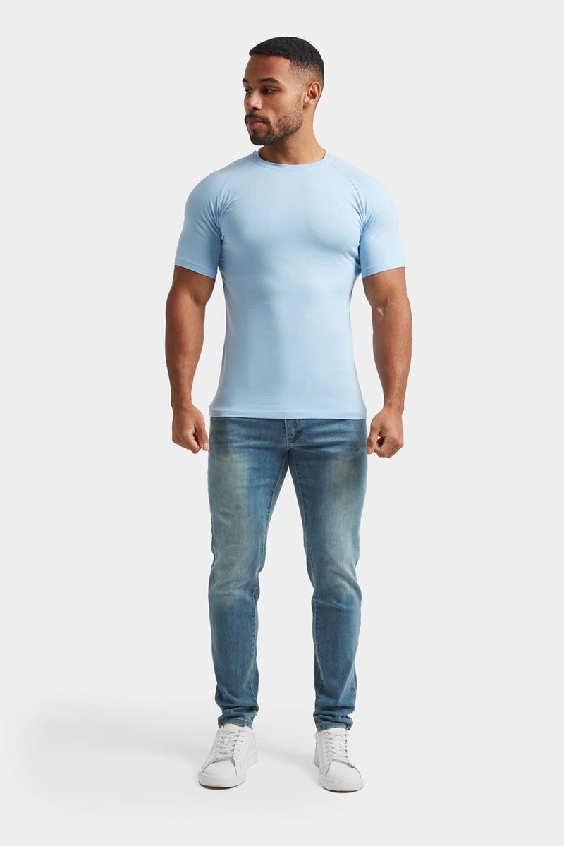 Athletic Fit Jeans in Light Blue